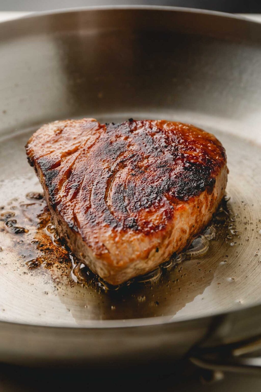 4-Ingredient Pan Seared Ahi Tuna (in 3 Minutes!) - Busy Cooks